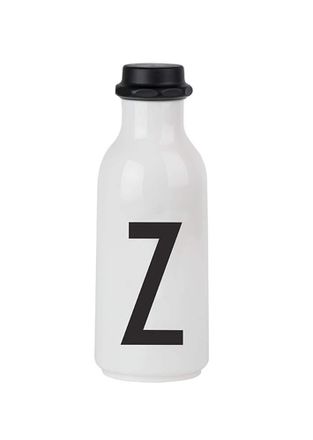 DESIGN LETTERS Persönliche Trinkflasche Weiß (Z) | BPA-Frei | 500 ml | Tritan Wasserflasche im Nordisches Design | Auslaufsicher | Spülmaschinengeeignet | erhältlich