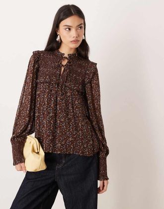 Nobody's Child Joan - Gesmokte Bluse in Braun mit Blumenmuster-Brown