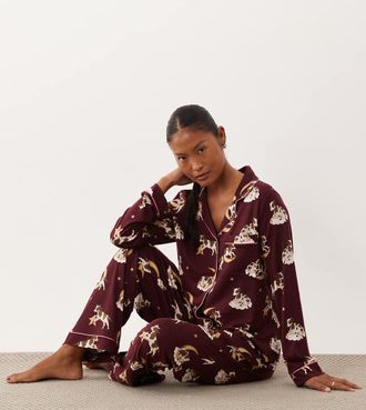 Chelsea Peers ensemble de pyjama boutonn&eacute; ultra doux marron &agrave; imprim&eacute; vache dans la lune avec passepoil rose