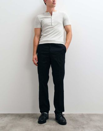 Mango baumwollreiche schmal zulaufende Hose in Schwarz