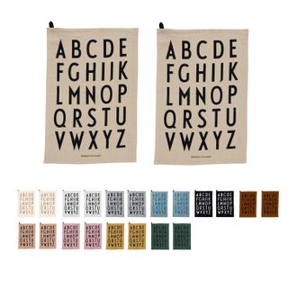 DESIGN LETTERS Klassisches Geschirrtuch (Beige) - 100% Baumwolle, Oeko-Tex-Zertifiziert, weich, saugfähig und trocknet schnell, 2 STK, dekorativ mit ikonischem Alpha