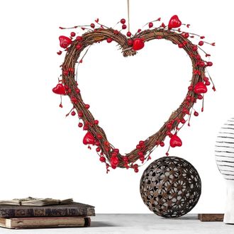 Generico Valentinstagskranz, Anh&auml;nger in Herzform, 30 cm, mit roten Beeren, f&uuml;r T&uuml;r, Fenster, Wand, Hochzeit, Party und