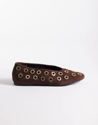 Asos Lock - Hochwertige Ballerinas aus Wildleder in Schokobraun mit runder Zehenpartie und &Ouml;sendetail-Brown