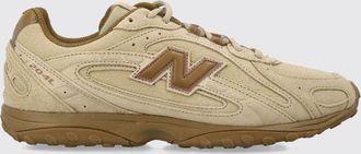 New Balance 204L Sneaker aus sandfarbenem Veloursleder mit appliziertem Logo