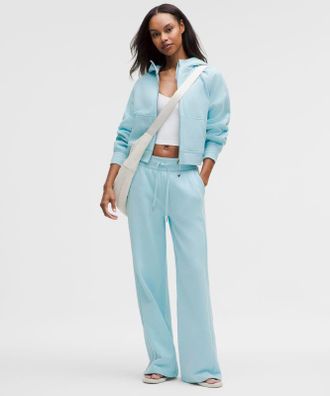 lululemon Scuba Hose mit weitem Bein und mittelhohem Bund Regular f&uuml;r Frauen - Gr&ouml;&szlig;e 2XS in Foam Cloud