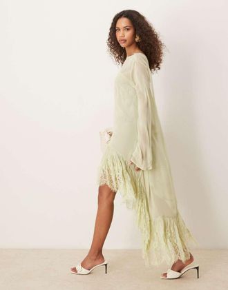 Asos Langärmliges, durchsichtiges Maxikleid in Grün mit asymmetrischem Saum und Spitzendetail