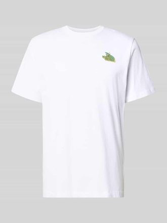 The North Face Regular Fit T-Shirt mit Motiv-Print auf der R&uuml;ckseite