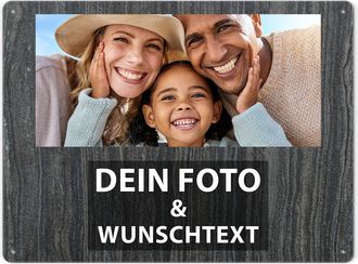 Tassendruck Blech-Schild mit Foto und Text selbst gestalten/Personalisierbar mit eigenem Bild als Metall-Poster / A3 (30x40cm) im Querformat/Holz 1