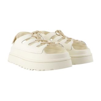 UGG Womens Goldenglow Toggle Sandal Beige Calfskin
