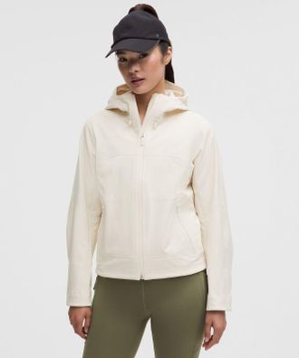 lululemon Cross Chill City-to-Trail-Jacke f&uuml;r Frauen - Gr&ouml;&szlig;e 2XS in Light Ivory