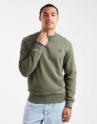Fred Perry Sweatshirt mit Rundhalsausschnitt in Khaki-Gr&uuml;n
