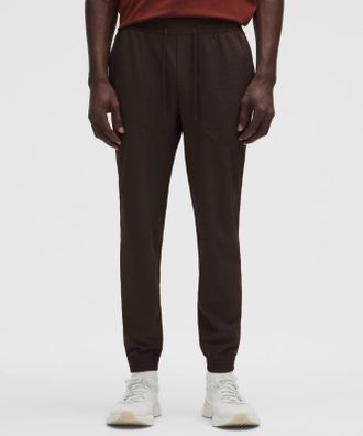 lululemon Pantalon de jogging textur&eacute; License to Train Standard pour Hommes - Taille L