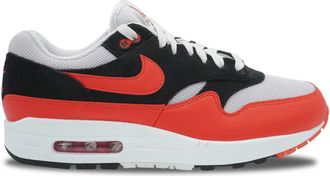 Nike Herren Air Max 1 Essential Sneaker, Vast Grey Lt Crimson Black, 44.5 EU