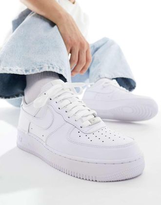 Nike Air Force 1 07 - Sneaker in Dreifach-Wei&szlig;