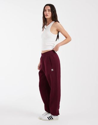 adidas Originals Essentials - Jogginghose in Kastanienbraun-Rot