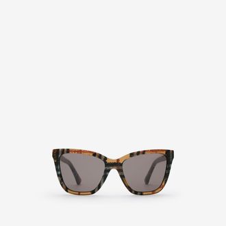 Burberry Lunettes de soleil carr&eacute;es Check
