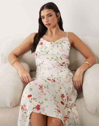 Vero Moda Midi-Tr&auml;gerkleid aus Satin in Wei&szlig; mit Gartenblumenmuster