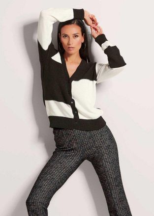 Madeleine Strickjacke Patch-Design Cardigan, V-Ausschnitt Trendiger Strukturmix in Color-Blocking mit tiefem V-Ausschnitt