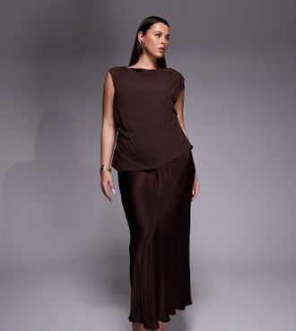 Forever New Forever New Petite - Robe longue nuisette 2-en-1 avec top superpos&eacute; - Chocolat-Brown