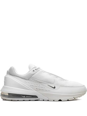 Nike Perforierte Air Max Pulse Sneakers - Wei&szlig;