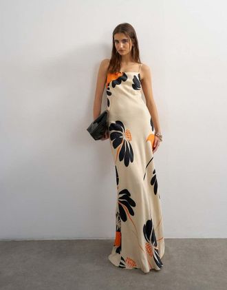 Topshop Maxikleid aus Viskose-Satin mit tiefem U-Ausschnitt und kn&ouml;chellanger L&auml;nge in Schwarz und Orange mit auff&auml;lligem Blumenmuster-Mehrfarbig