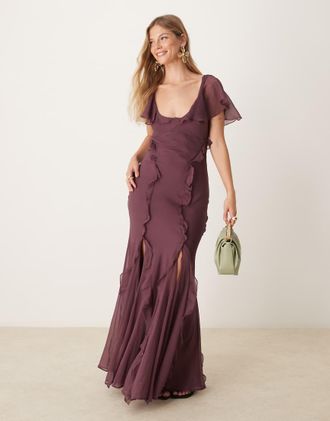 Asos Maxikleid in Aubergine mit Flatterärmeln, Rüschen und Godet-Lila