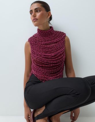 Asos top &agrave; col montant orn&eacute; de perles en bordeaux-Rouge
