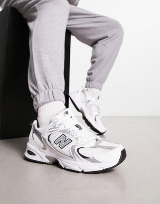 New Balance 530 - Sneaker in Wei&szlig; und Grau