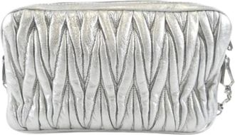 Miu Miu Sac bandouli&egrave;re Matelass&eacute; Pre-owned - Femme - Pre-owned - Gris - Taille: ONE Size