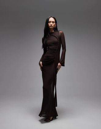 Asos Lang&auml;rmliges Maxikleid aus Netzstoff in Braun mit verdrehtem Detail-Brown