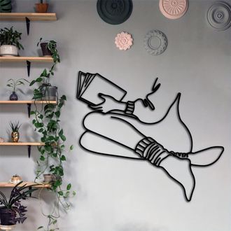 Generic Metall Wanddeko 40 x 35,5 cm (15,75 x 13,98 Zoll) Silhouette Einer lesenden Frau K&uuml;nstlerische Dekoration f&uuml;r Zuhause und Bibliothek Elegantes H&auml;ngeor