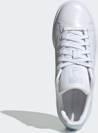adidas Originals Stan Smith baskets en blanc et bleu clair