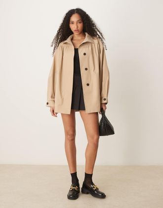 Asos Trench-coat court &agrave; &eacute;paules fronc&eacute;es - Taupe-Pas de couleur