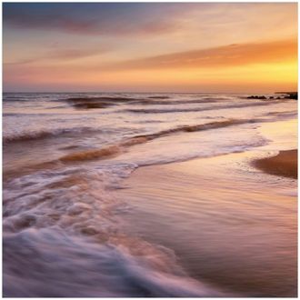 Wallario Glasbild Sonnenuntergang am Strand - Abendspaziergang - 30 x 30 cm Wandbilder Glas in Premium-Qualit&auml;t: Brillante Farben, freischwebende Optik