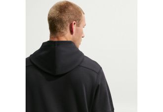Nike Kapuzensweatshirt M NK CLUB VARSITY HOODIE mit Kapuze, aus angerauter Sweatware, normale L&auml;nge