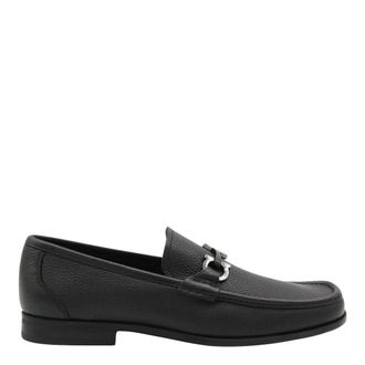 Ferragamo Loafer - Textured Leather Loafers With Silver-Toned Bit Det - Gr. 6_5 - in Schwarz - f&uuml;r Damen