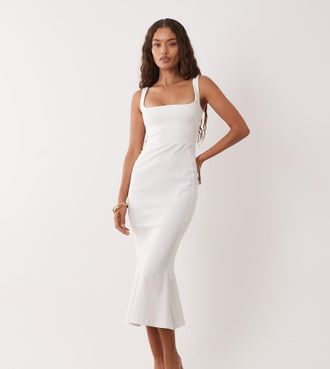 Vesper &Auml;rmelloses Bengaline-Midikleid in Wei&szlig; mit eckigem Ausschnitt und Schwalbenschwanzsaum