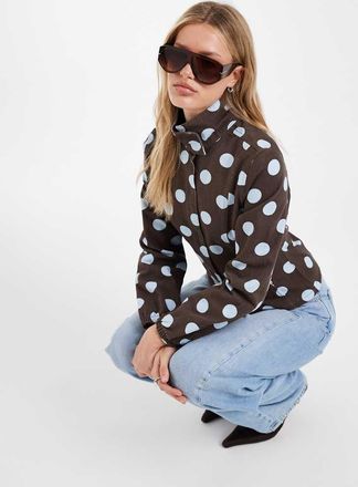 Asos Veste en jean ajust&eacute;e &agrave; pois avec col chemin&eacute;e - Marron et bleu