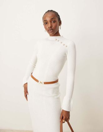 the frolic Exclusivité - The Frolic - Robe pull mi-longue en maille avec col montant et manches évasées - Crème-Blanc