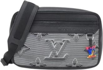 Louis Vuitton Pre-owned 2054 Sac Bandouli&egrave;re Messenger Extensible - Femme - Pre-owned - Noir - Taille: ONE Size