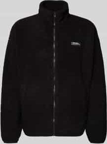 Review Fleecejacke mit Stehkragen und Label-Detail