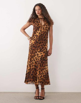 Asos Robe longue en mousseline imprim&eacute; l&eacute;opard avec manches &agrave; volants-Marron