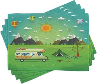Abakuhaus Glücklicher Camper Platzmatten, Familien-Wohnwagen mit Fahrrad und Ballonen draußen Berglandschafts-Karikatur, Waschbare Stoff Esszimmer Küche Tischde