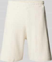 Review Regular Fit Sweatshorts mit Strukturmuster