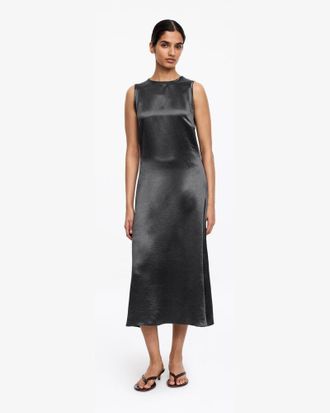 Arket Midikleid Aus Satin Mit Crinkle-Effekt -Grau