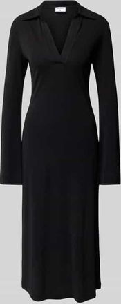 Filippa K Midikleid mit V-Ausschnitt