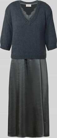 robe l&eacute;g&egrave;re Figurumspielendes Freizeitkleid mit Spitzenbesatz