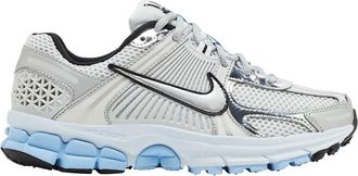 Nike Homme, Chaussures, Gris, Taille: 38 1/2 EU Baskets Argent&eacute;es et Bleues