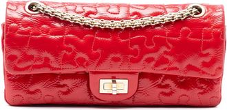 Chanel Hobo Bags - Reissue 2.55 Crackled Patent Puzzle East West Doub - Gr. unisize - in Rot - f&uuml;r Damen