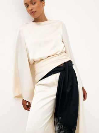 NA-KD Bluse mit weiten &Auml;rmeln und geraffter Taille in Cremewei&szlig;-Neutral